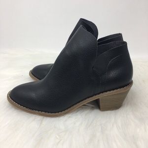 Universal Thread | Shoes | Universal Thread Indie Heeled Black Ankle ...